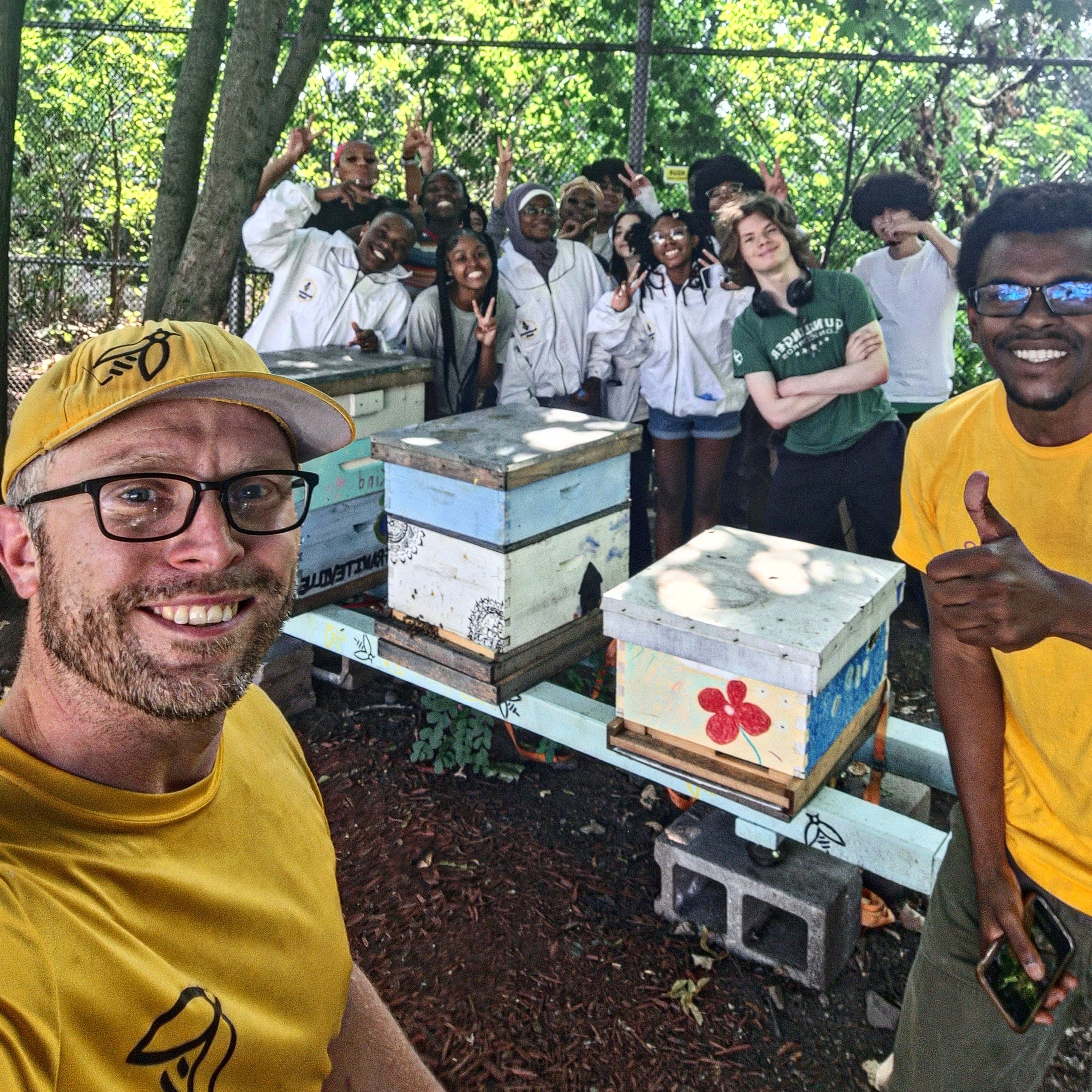 Bee-University NYC – Green Stinger Beekeeping